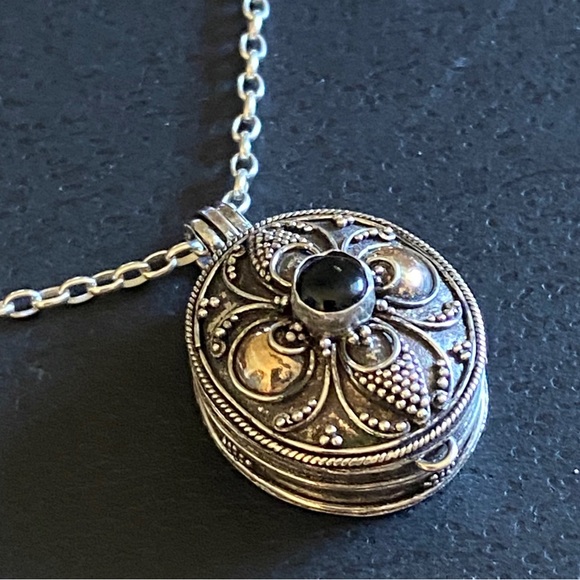 Vintage | Jewelry | Unique And Rare Sterling Silver Poison Locket ...
